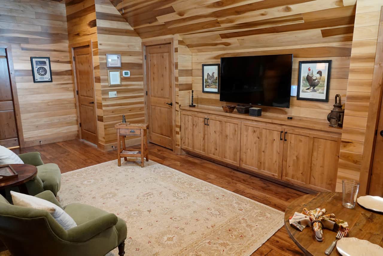 CHISHOLM TRAIL ROOM – Buffalo Point